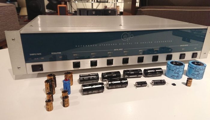 cello R-DACの製品化1号機のオーバーホール整備